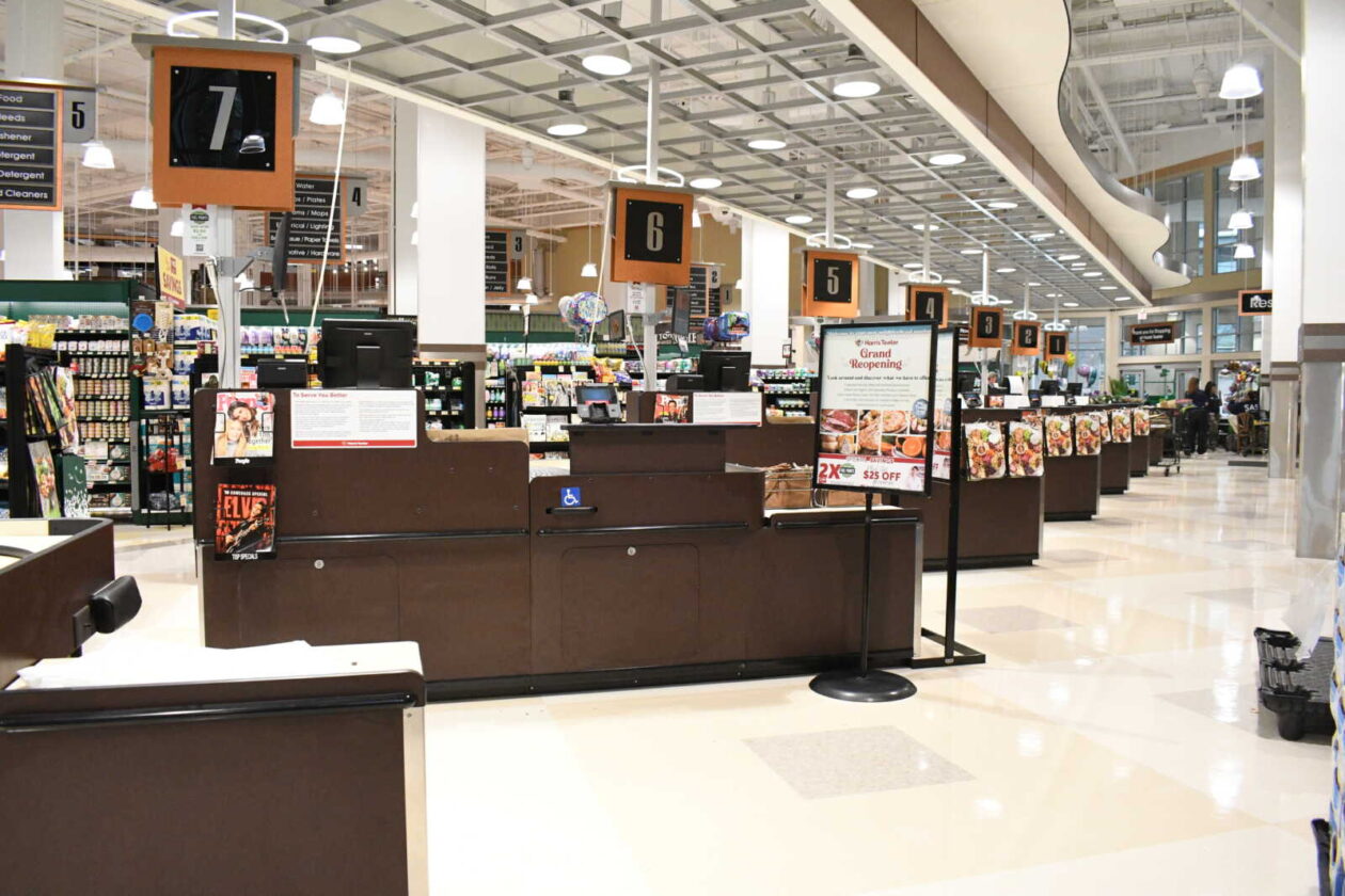 Harris Teeter marks Ballston grand opening with free sampling event as ...